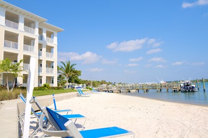 Tequesta, FL Hotel Specials and Vacation Packages at Jupiter Pointe Hotel